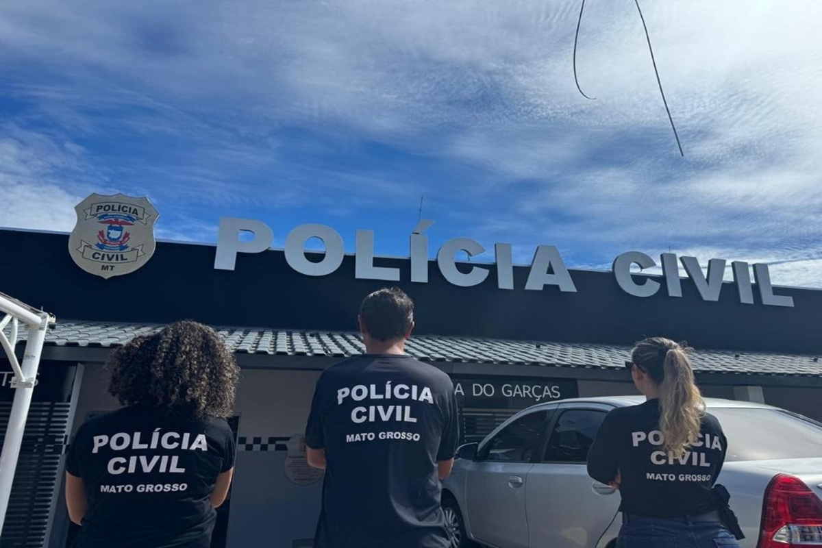 Tesoureira do CV destrói celular para escapar da polícia e acaba presa