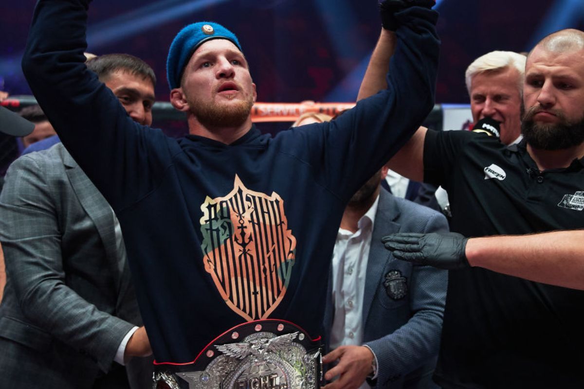 Campeão de MMA é convocado pela Rússia para lutar na guerra