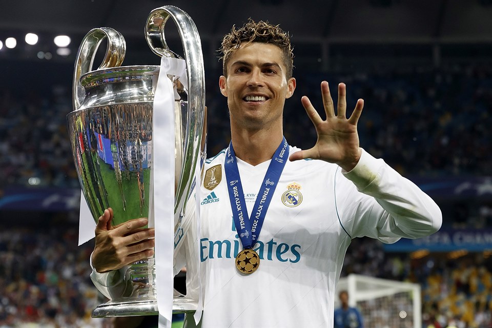 Fãs do Real Madrid pedem por Cristiano Ronaldo: "Anuncia, eu imploro"