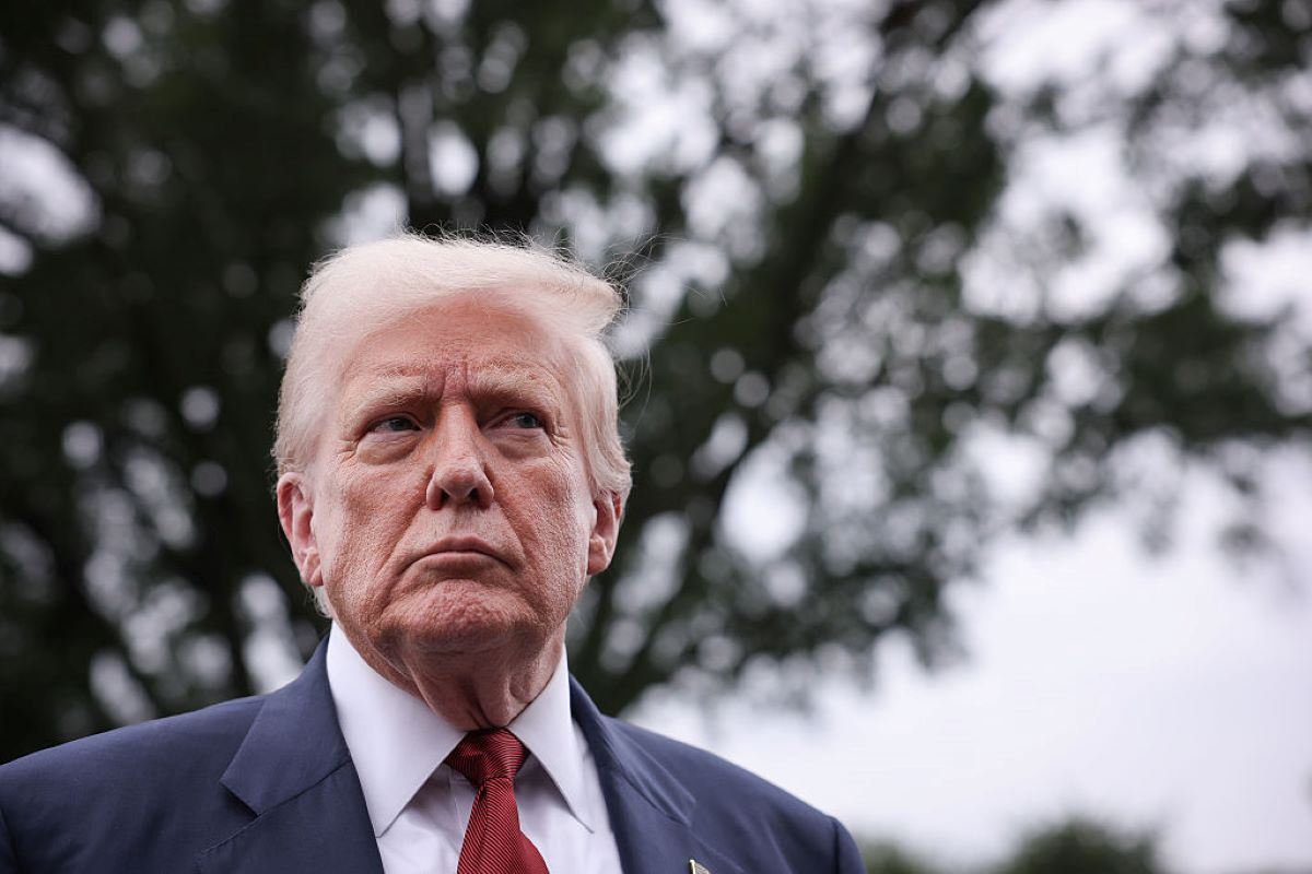 Eleições nos EUA: Trump quer acabar com votação pelos correios