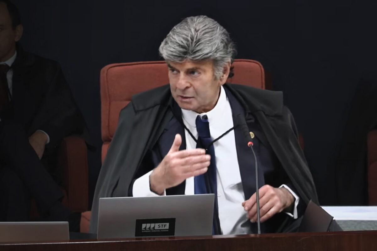 Fux: "Não se pode confundir papel do julgador com do agente político"