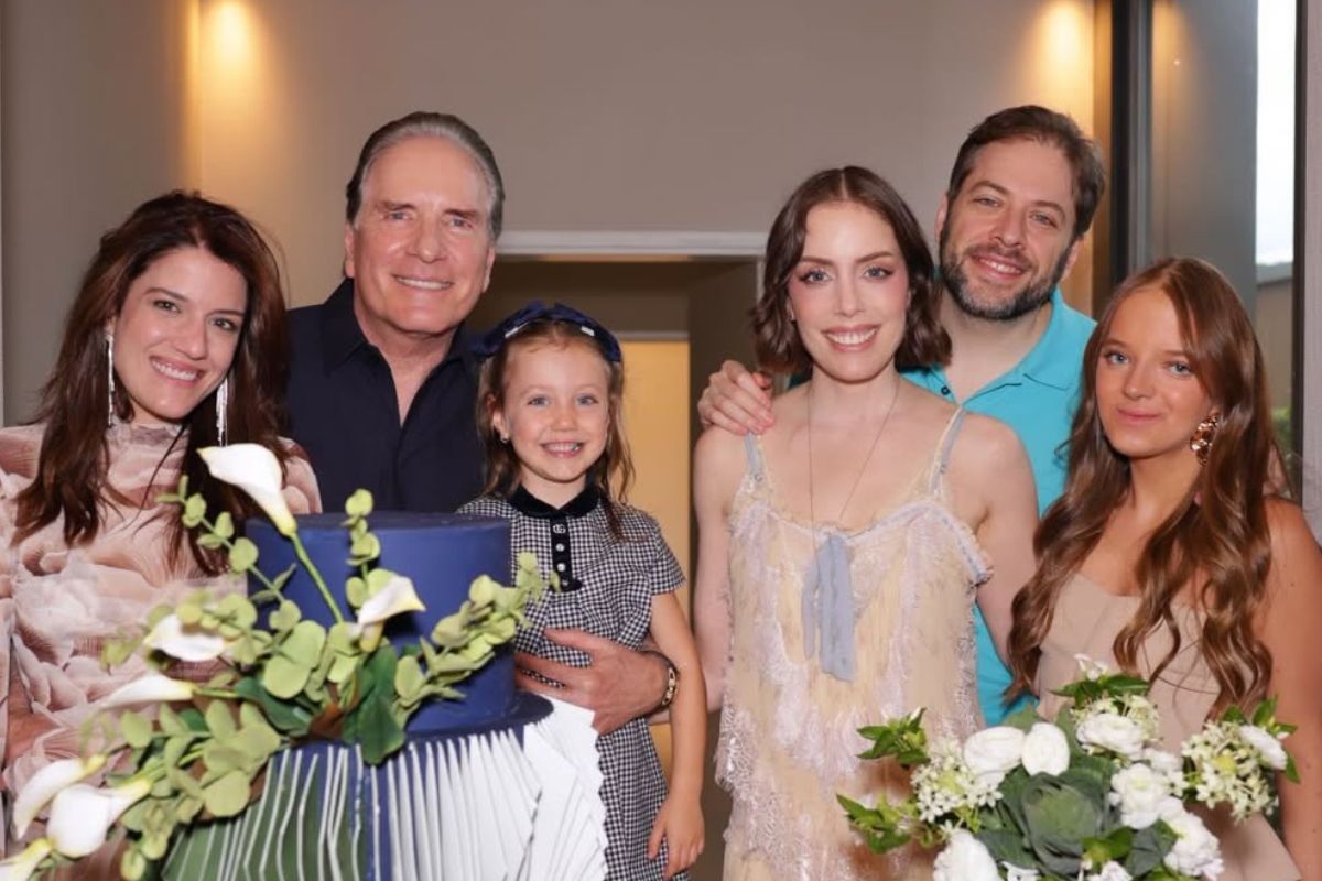 Roberto Justus surge em foto rara ao lado dos 5 filhos. Veja quem são