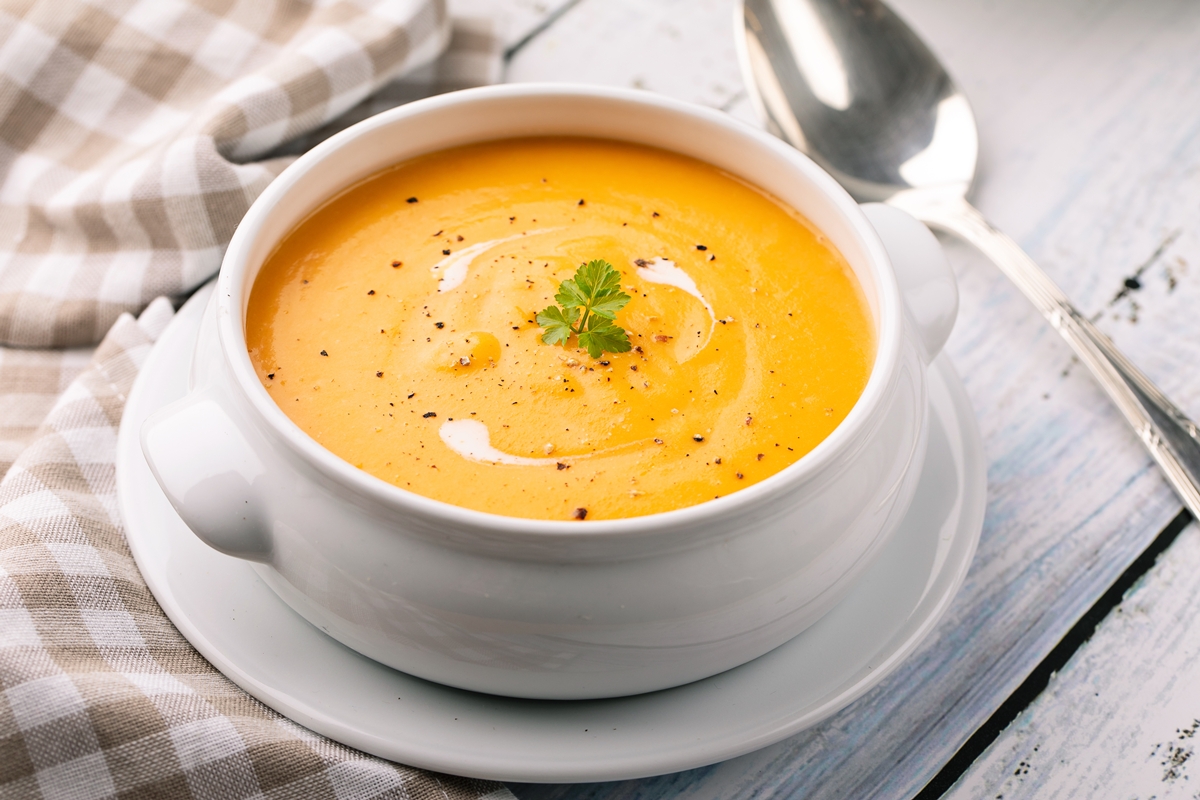 Sopa cremosa e nutritiva: receita para o frio que aquece até a alma
